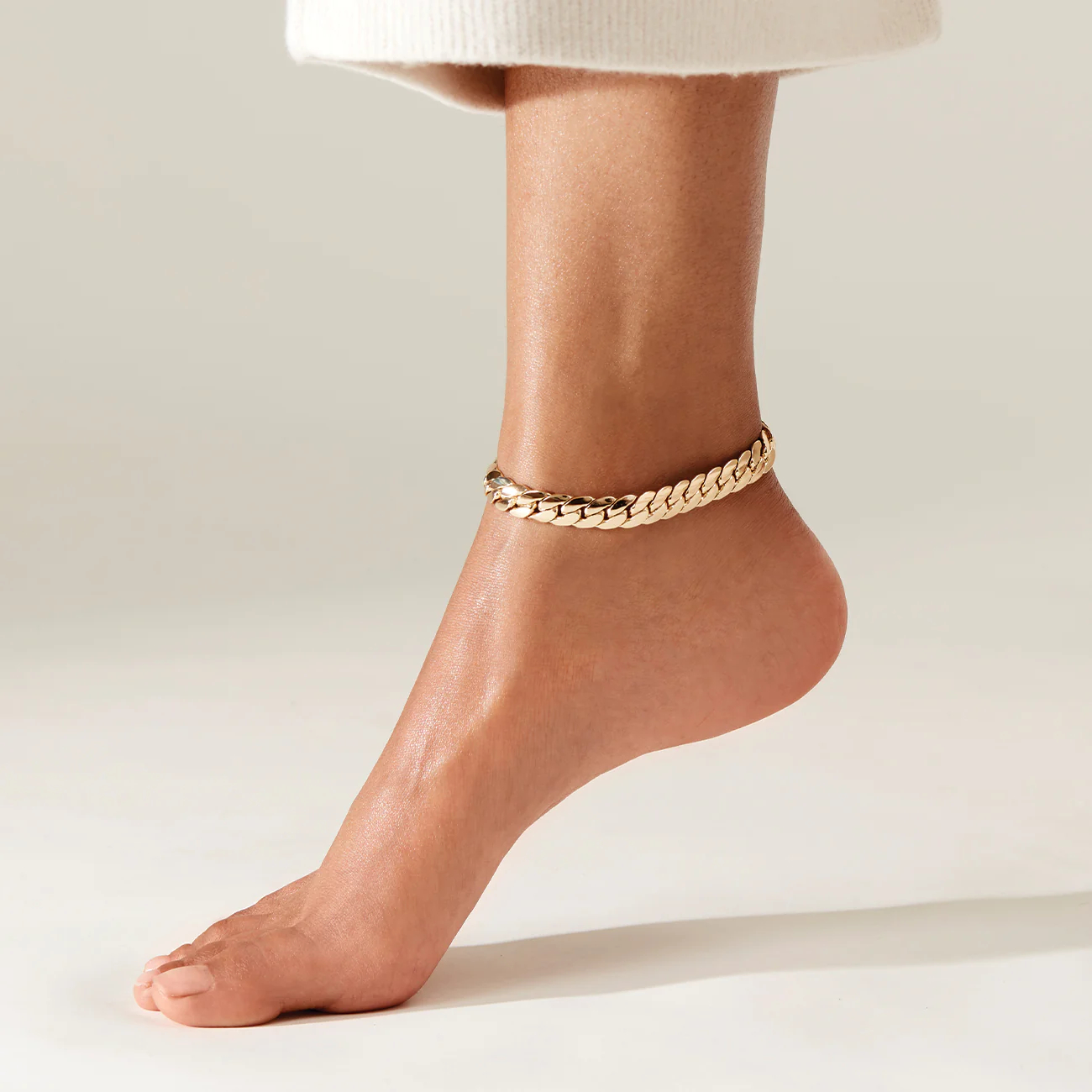 6 Best Anklet – Dress For Off Work